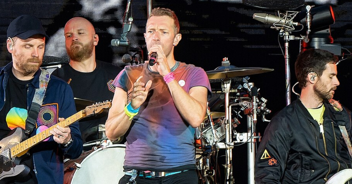 "We pray" quand Coldplay chante la force de la prière - InfoChrétienne